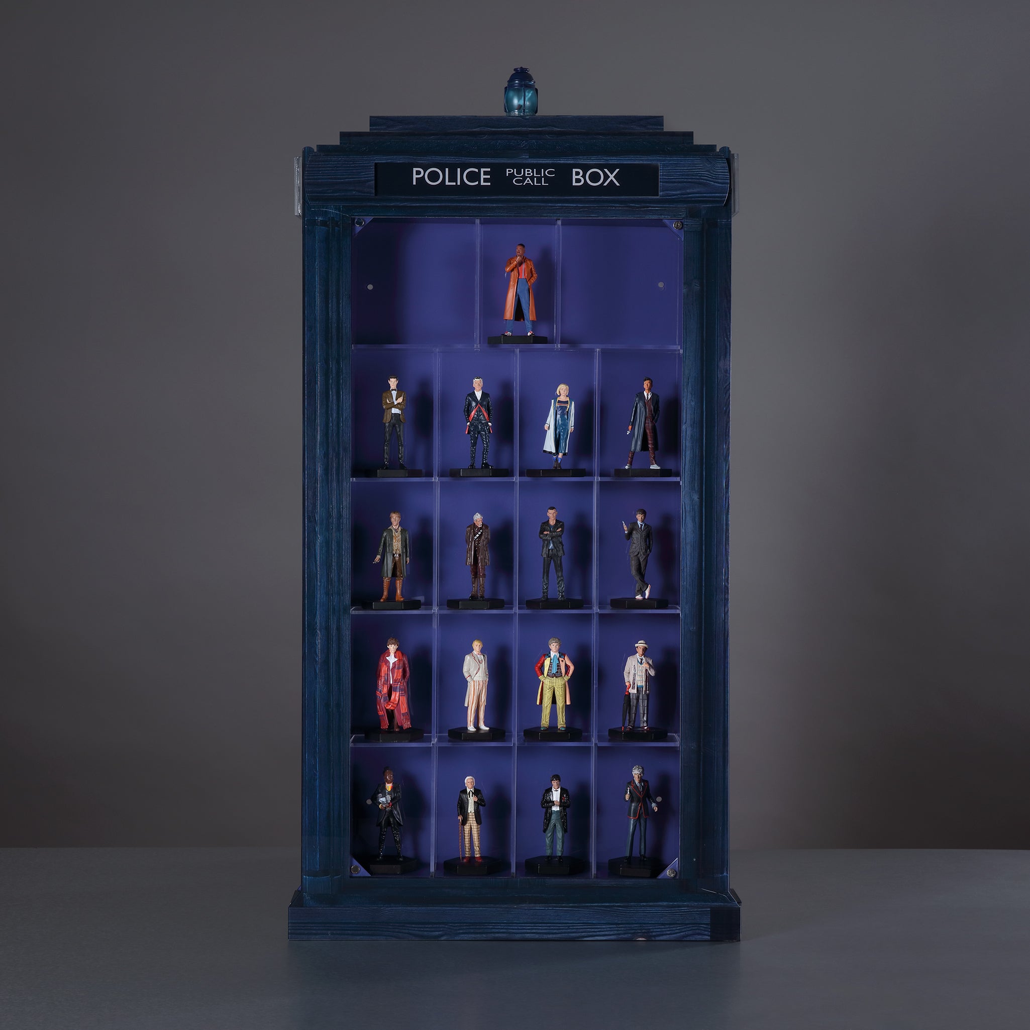 TARDIS Display Case with Figurines of 17 Doctors– Master Replicas