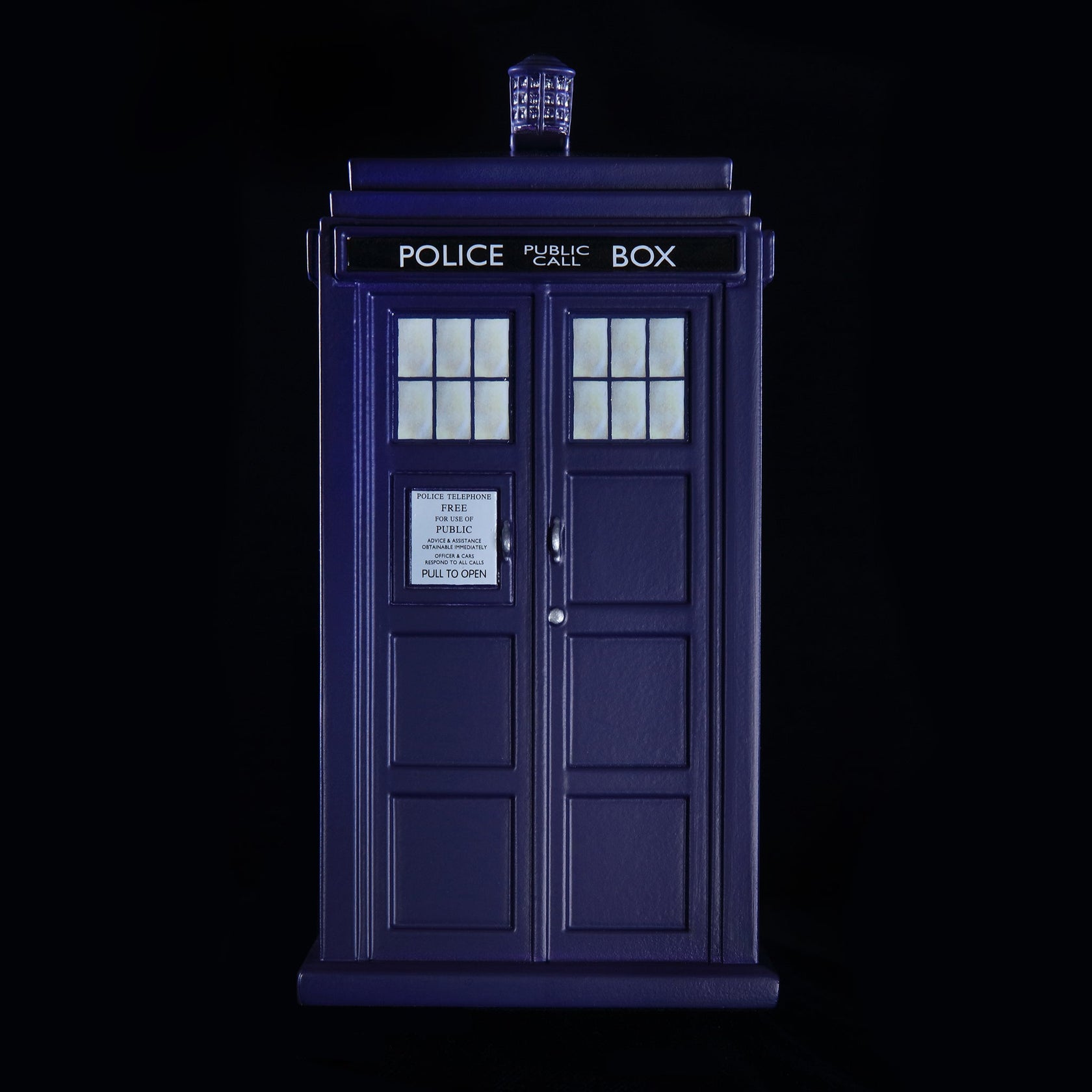 The Tenth Doctor’s TARDIS Seasons 1-5 1:21 Scale Model– Master Replicas
